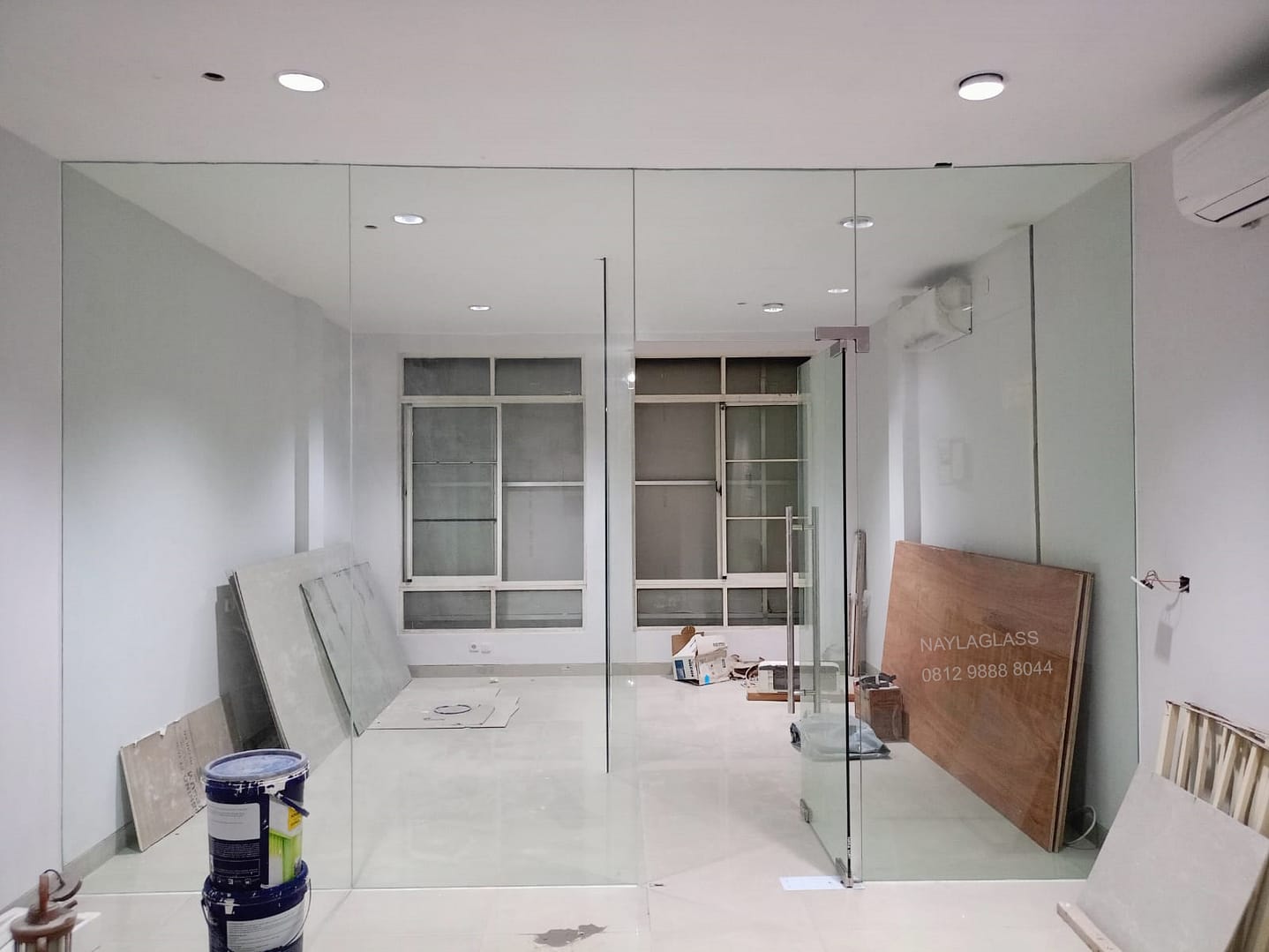 Jual Partisi Kaca Tempered - Sekat Kantor - NAYLA GLASS