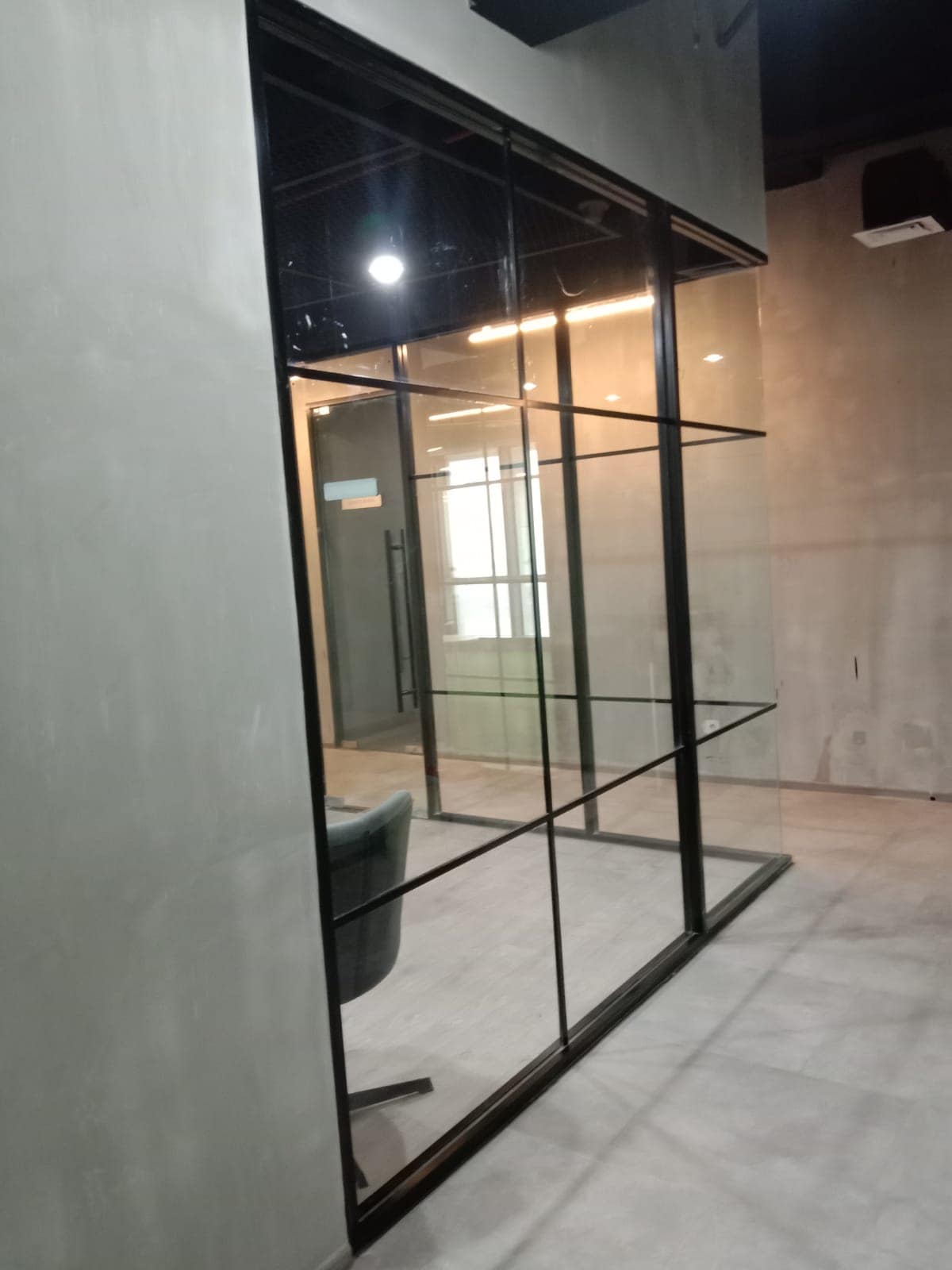 Partisi Kaca Ruangan Kantor Pertamina - NAYLA GLASS